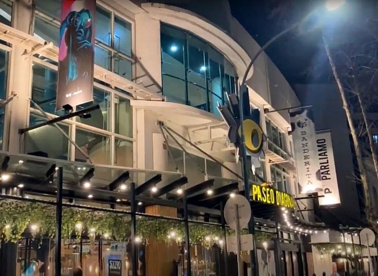 Imponente: así es el paseo comercial que compró Le Utthe en Mar del Plata y lo transformará en ...